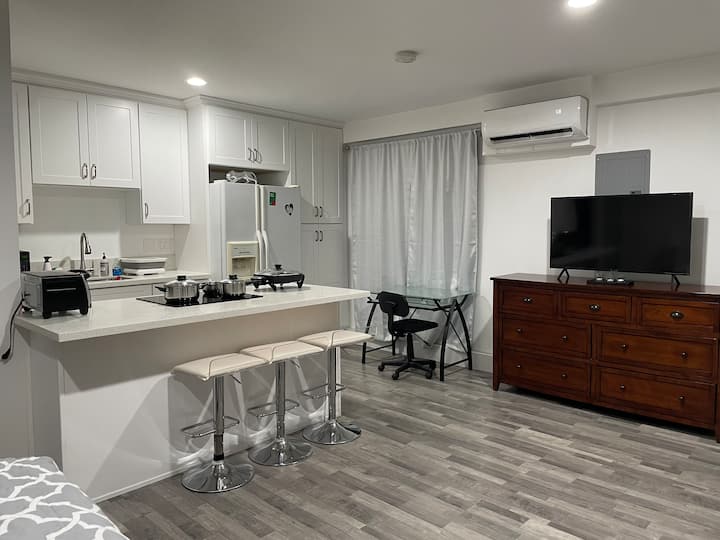 Modern Studio Apartment - Los Angeles, CA