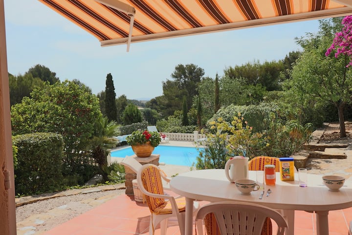 Bandol, Du Soleil En Bouteille - Le Castellet