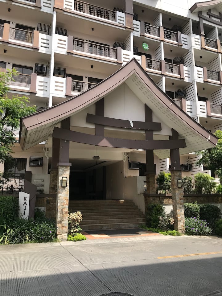 Redwoods Condominium 507kaji Building Fifth Floor - Quezon City