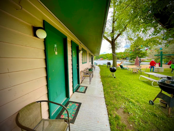 Yard View #3- 40ft From Beach & Water! - Wisconsin Dells, WI