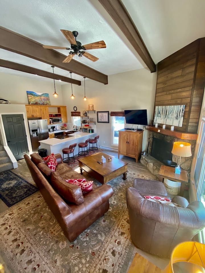 7 Min Walk To Main St / 2 Bed Split-level Condo - Breckenridge, CO