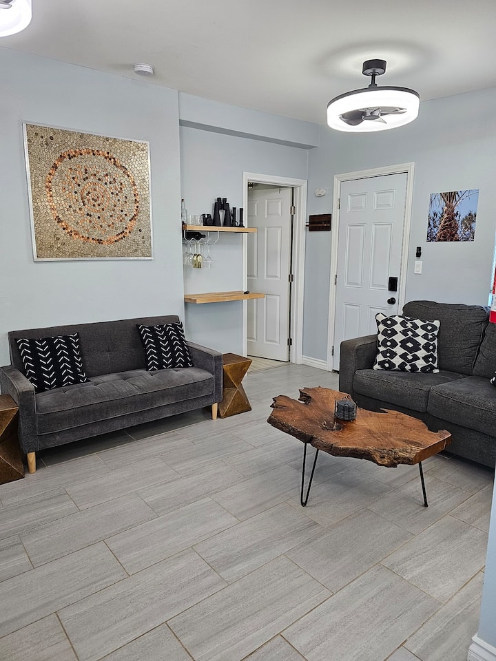 Cozy Cabin - Twentynine Palms, CA