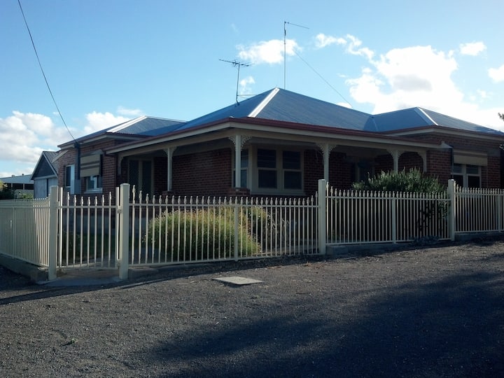 Alby's On Towler St - Stansbury