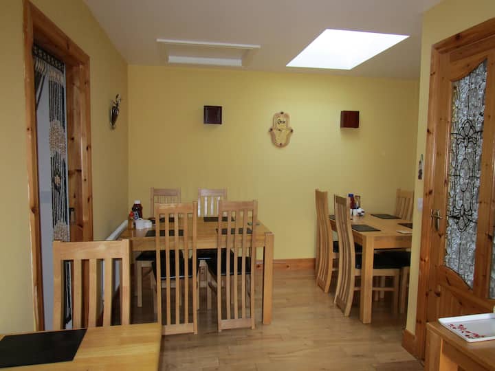 Cozie Bed And Breakfast. Bedroom 3 - Clonmel