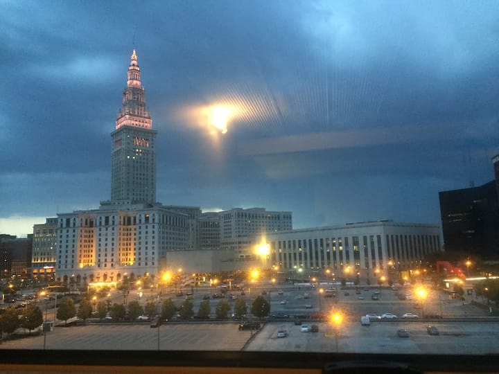 Private Ph Condo Downtown Luxury - Cleveland