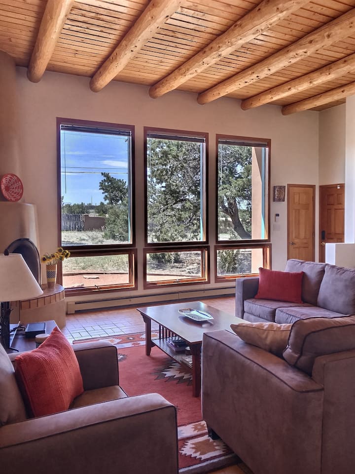 Sunny & Well-designed 3+ Br Home On 1 Acre! - Santa Fe