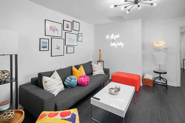Chic & Cozy 2br •Private Yard• Close To Downtown! - Nashville, TN