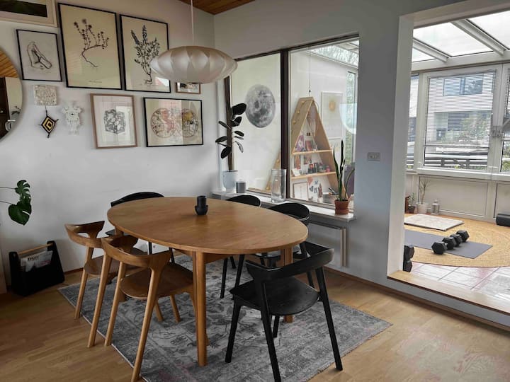 Unique Neighbourhood, 6 Bdr, Family House! - Iceland