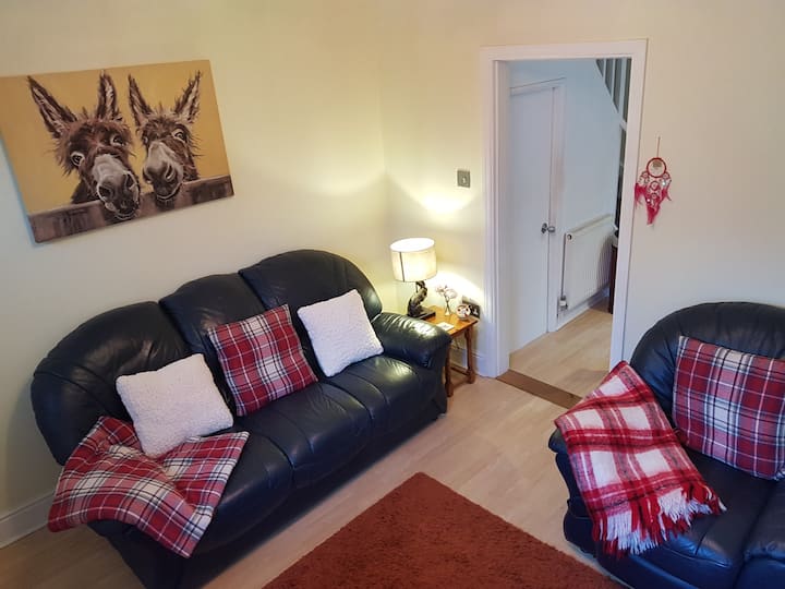 Hummingbird Cottage, Central Buxton Peak District - Tideswell