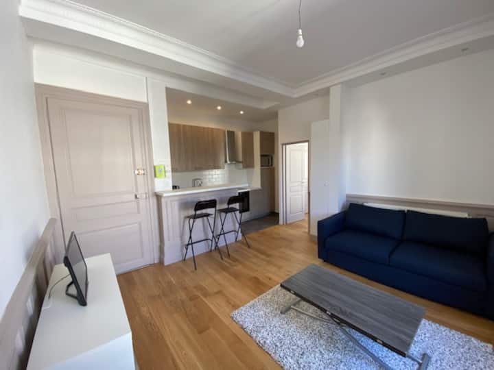 Location Dans Le Grand Hotel D'aix Les Bains - Aix-les-Bains