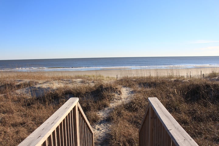 Makin Family Memories At Oceanfront Cottage - Holden Beach, NC