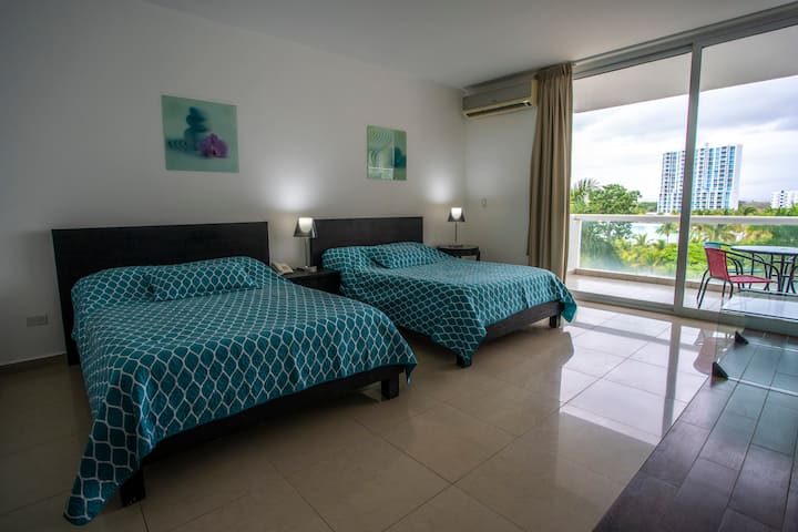 Quadruple Room With Balcony In Town Center - Playa Blanca