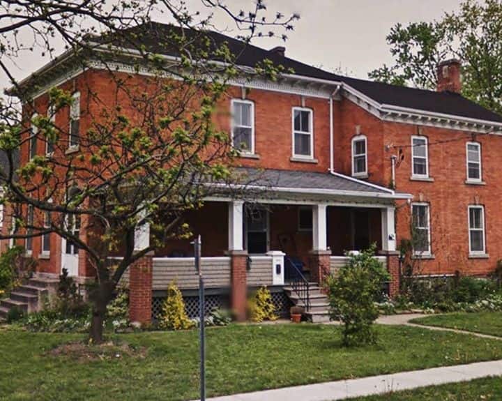 Studio With Private Bath King Size Bed/kitchenette - St. Catharines