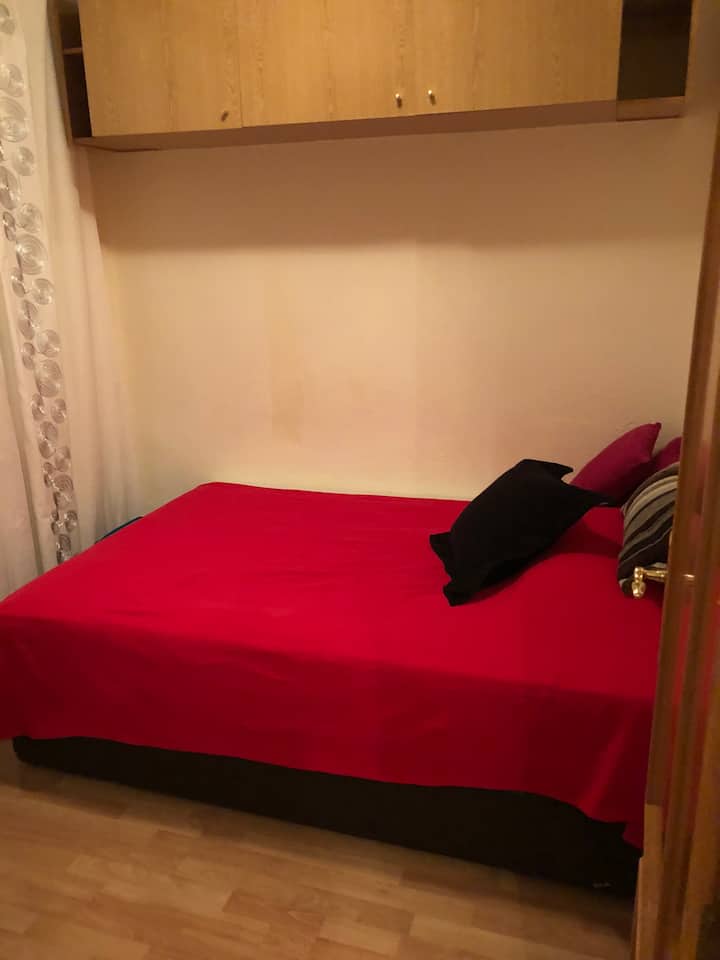Schöne Ruhige Wohnung In Madrid Im Erdgeschoss - Palma de Majorque