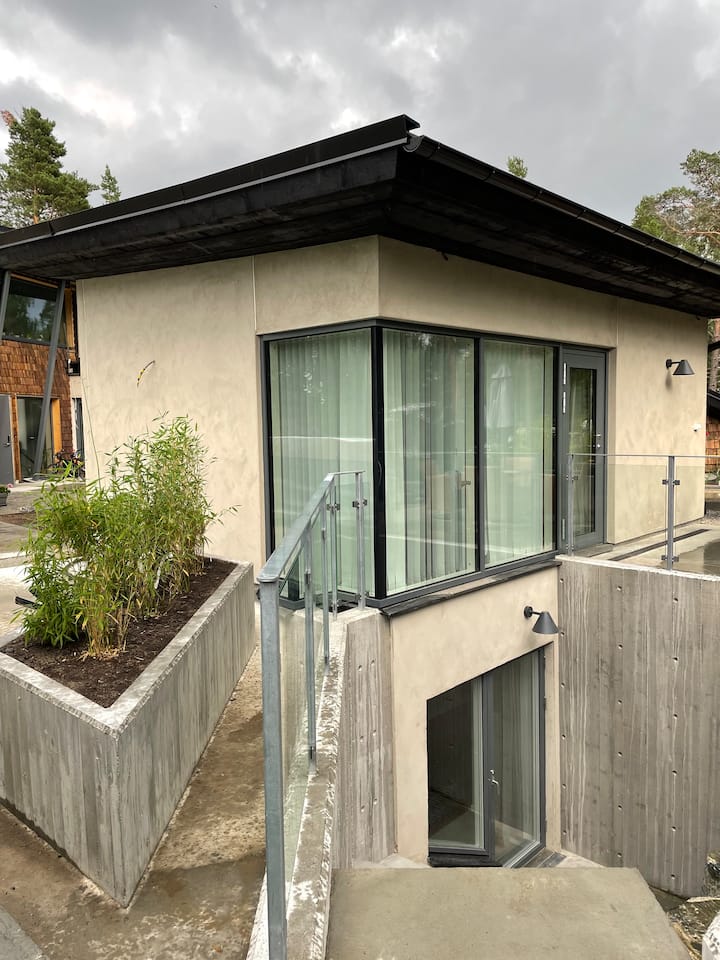 Nybyggt Hus Med Det Bästa Av Två Världar. - Nacka