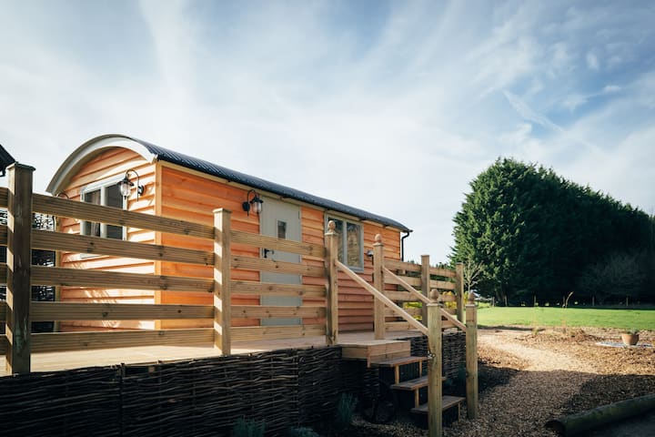 Oak House Shepherds Hut - Lymington