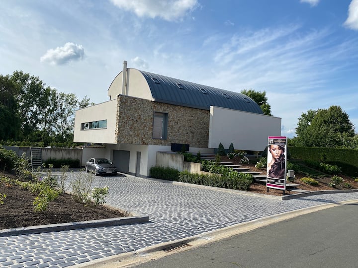 Villa Met Zwembad - Hasselt
