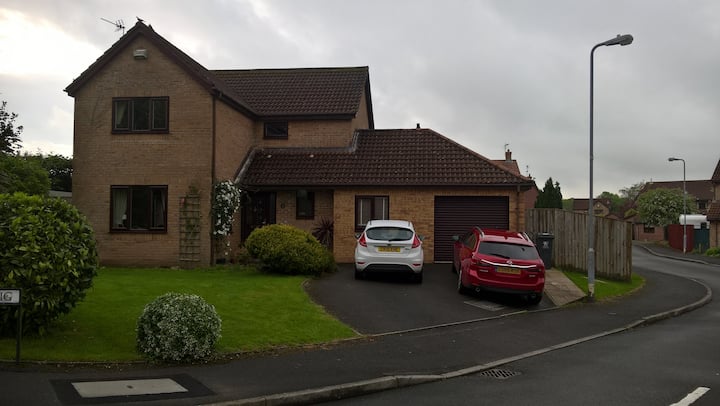4-bed House, Great Access For Champions League - Cowbridge