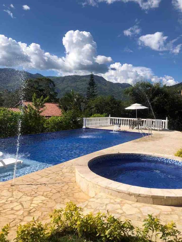 Finca Las Gemelas Con Piscina Para 20 Personas - Copacabana