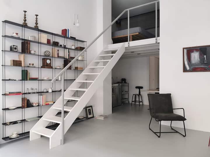 Loft  Design  &  Vintage - Milan