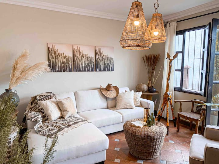 Spaciuos / Beautiful Decor / 5 Minutes From Center - Guatemala