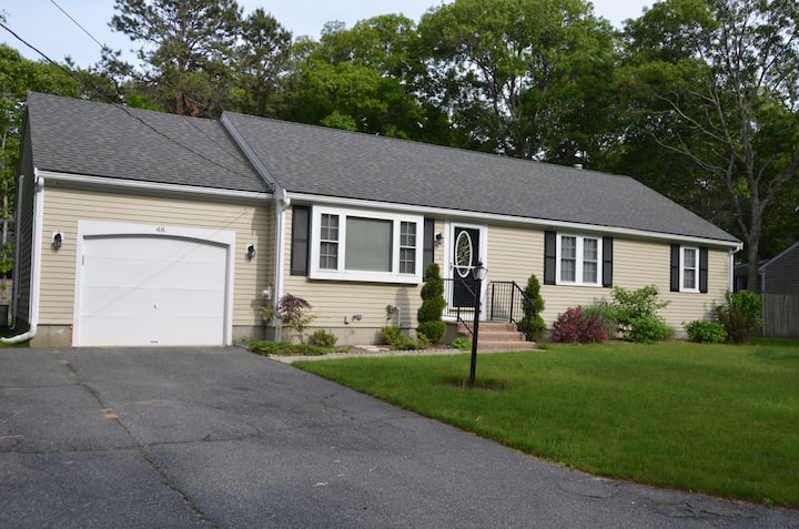 Cape Cod Home Close Downtown, Beaches Centralac, W/d, Outdoor Shower, Beach Pass - Barnstable, MA