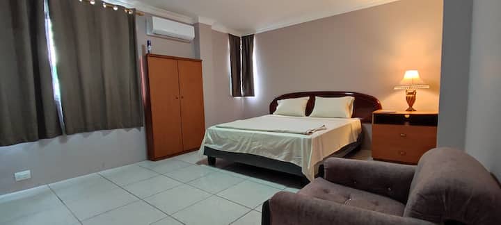 Apartamento Wi-fi Y Parqueo. Urdesa - Guayaquil - Guayas