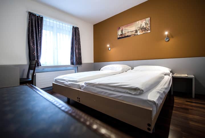Alexander Guesthouse Zurich- Chambre Double (Wlan) - Zurich