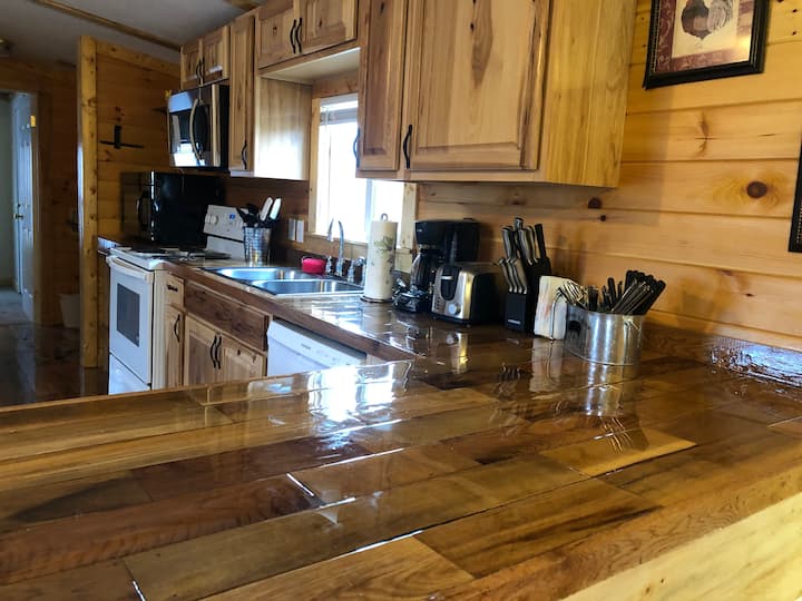 Hocking Hills Cabin Rentals With Hot Tub - New Plymouth, OH