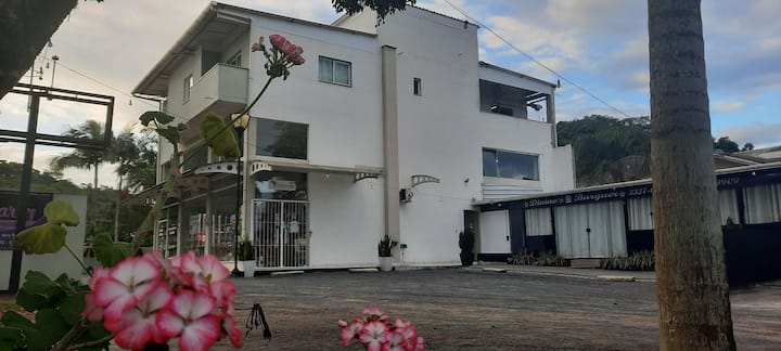 Apartamento 01, Para Estadias De Lazer/trabalho. - Blumenau