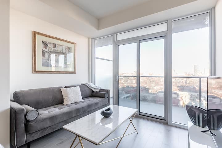 Urban Retreat Queen W 2bd&2bth/parking/pets Ok! - Mississauga