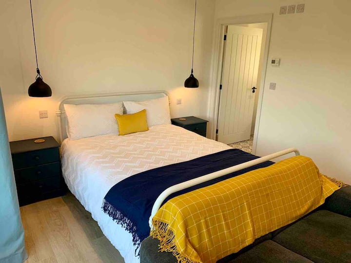 Beach Front Surfers Paradise Studio Flat - Guernesey
