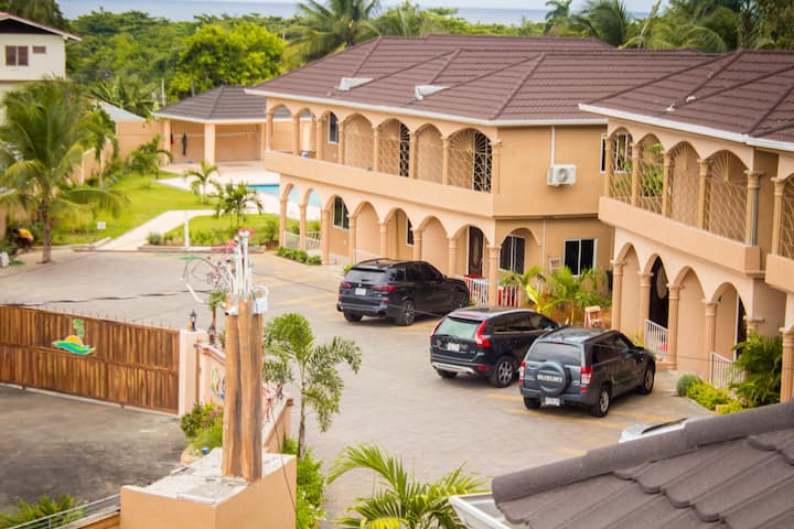 Skyteres Duplex @ Palmviewestate - Ocho Rios