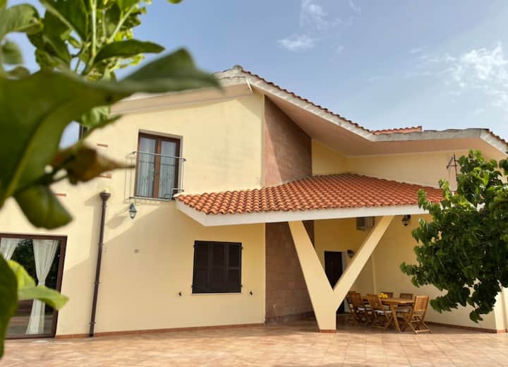 Luxury Apartment With Garden - Carbonia