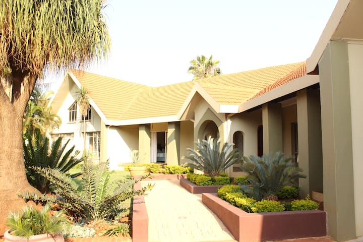 Crown Hill Guesthouse - Pretoria (South Africa)