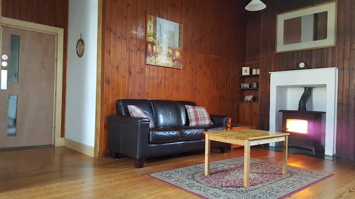 Ensuite Bedrooms Sleeping 3 People. - Helmsdale