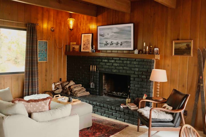 1969 Cabin Retreat With Lake Rights! - Lake Arrowhead, CA