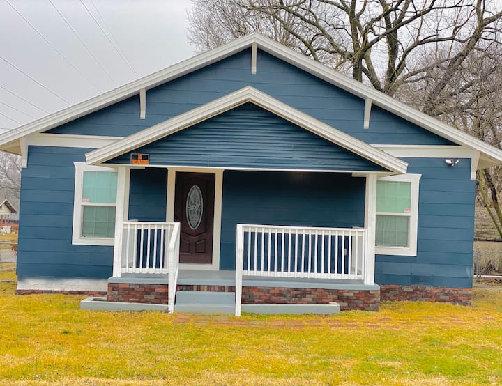 Cozy Heaven In Springfield-2 Bedroom-1 Bath - Springfield