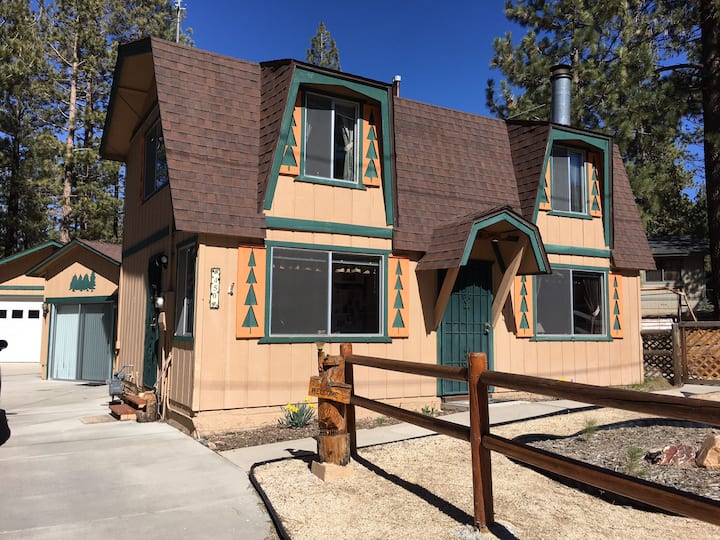 Spacious Family Friendly Cabin With Large Backyard - Big Bear, CA