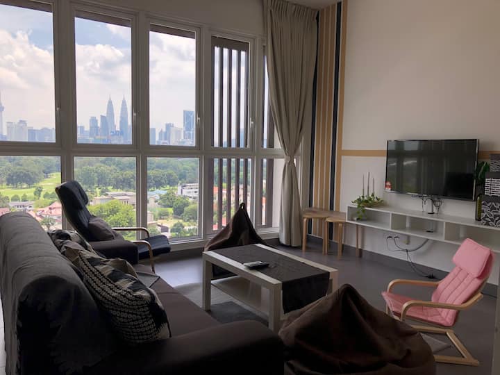 S-home Sentrio Modern Cozy Condo With Klcc View - Kuala Lumpur