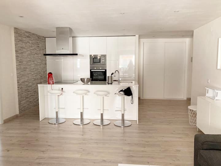 Renovated Apartment. 2 Bedrooms, Terrace & Pool - Fuengirola
