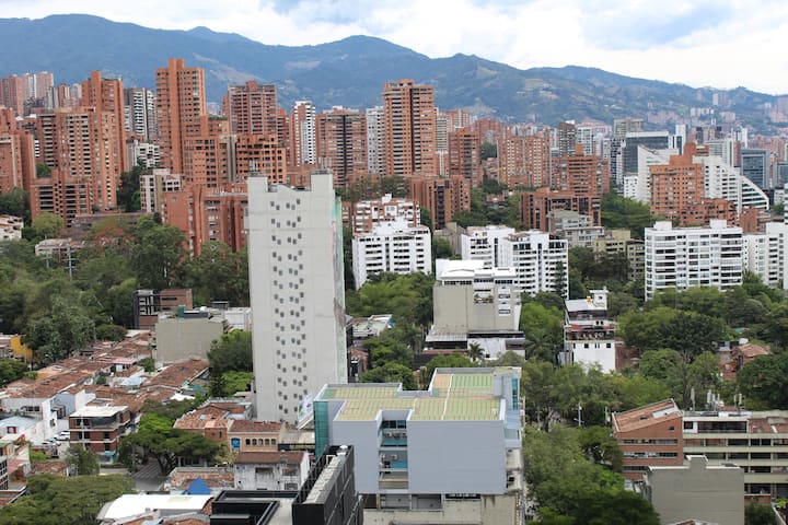 Vista Espectacular,  A 4 Cuadras Del Parque Lleras - Medellín