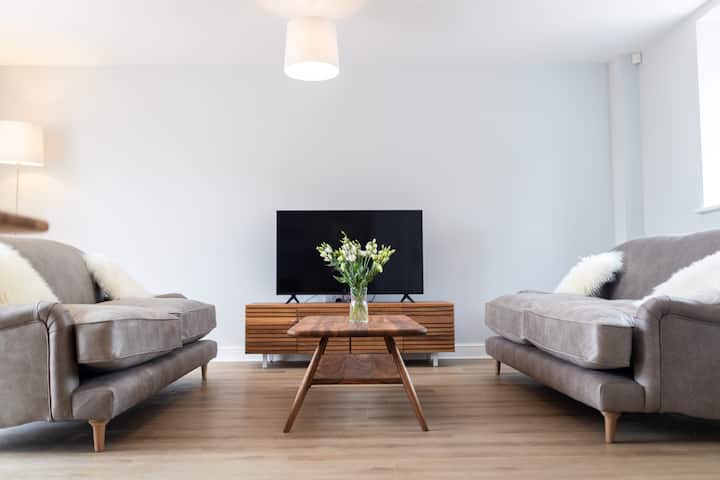 Modern Dog-friendly Barn On A Country Estate - Sherwood Forest