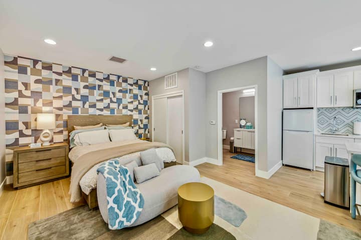 New Contemporary Studio Near Downtown San Jose - San Jose, CA