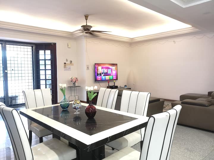 City Ctr 5 Bedroom Semi-d 5 Min To Mid Valley, Ksl - Johor Bahru