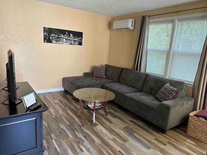 Adorable Finch Arboretum 1 Br Duplex / Ac /Parking - 斯波坎