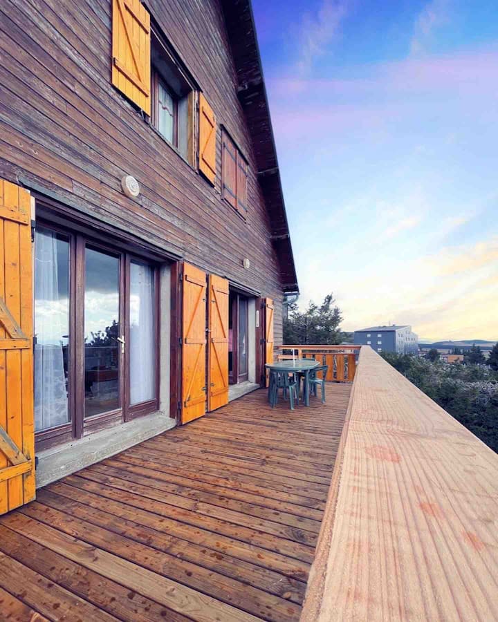 Authentique Chalet Vue Sur Le Lac Et Les Pistes - Besse-et-Saint-Anastaise