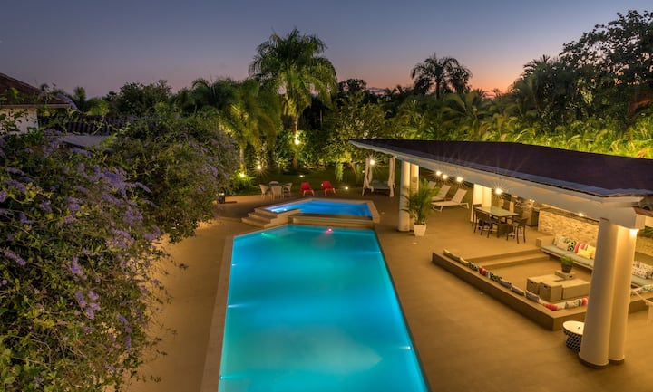 Beach 5 Mins Away, Pool+hot Tub, Golf Cart & Staff - La Romana
