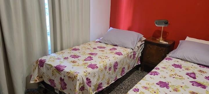 Casa, Patio, Cochera - Resistencia