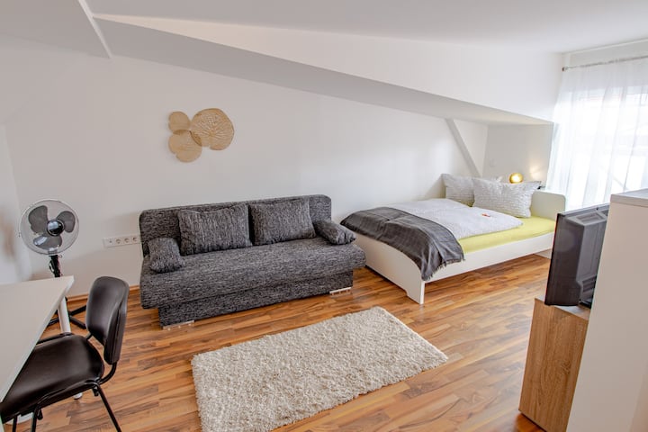 Modernes Dachgeschossapartment - Augsburg